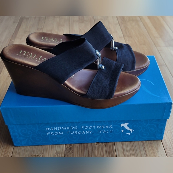 Italian Shoemakers | Shoes | Italian Shoemakers The Elly Wedge In Black ...